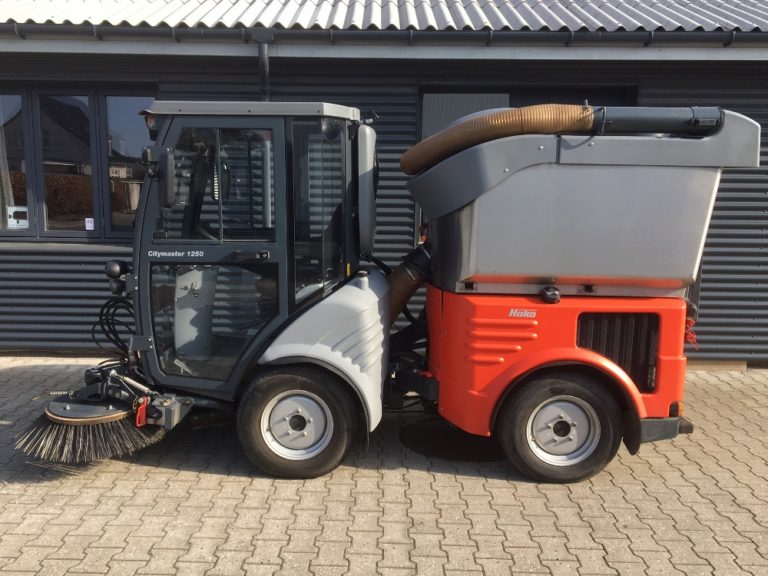 Brugt Hako Citymaster 1250 C gadefejemaskine - Hako Danmark