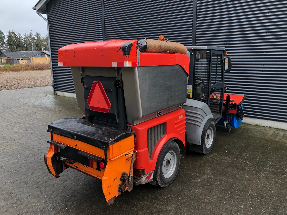 Brugt Hako Citymaster 1200 redskabsbære m. multi - Hako Danmark